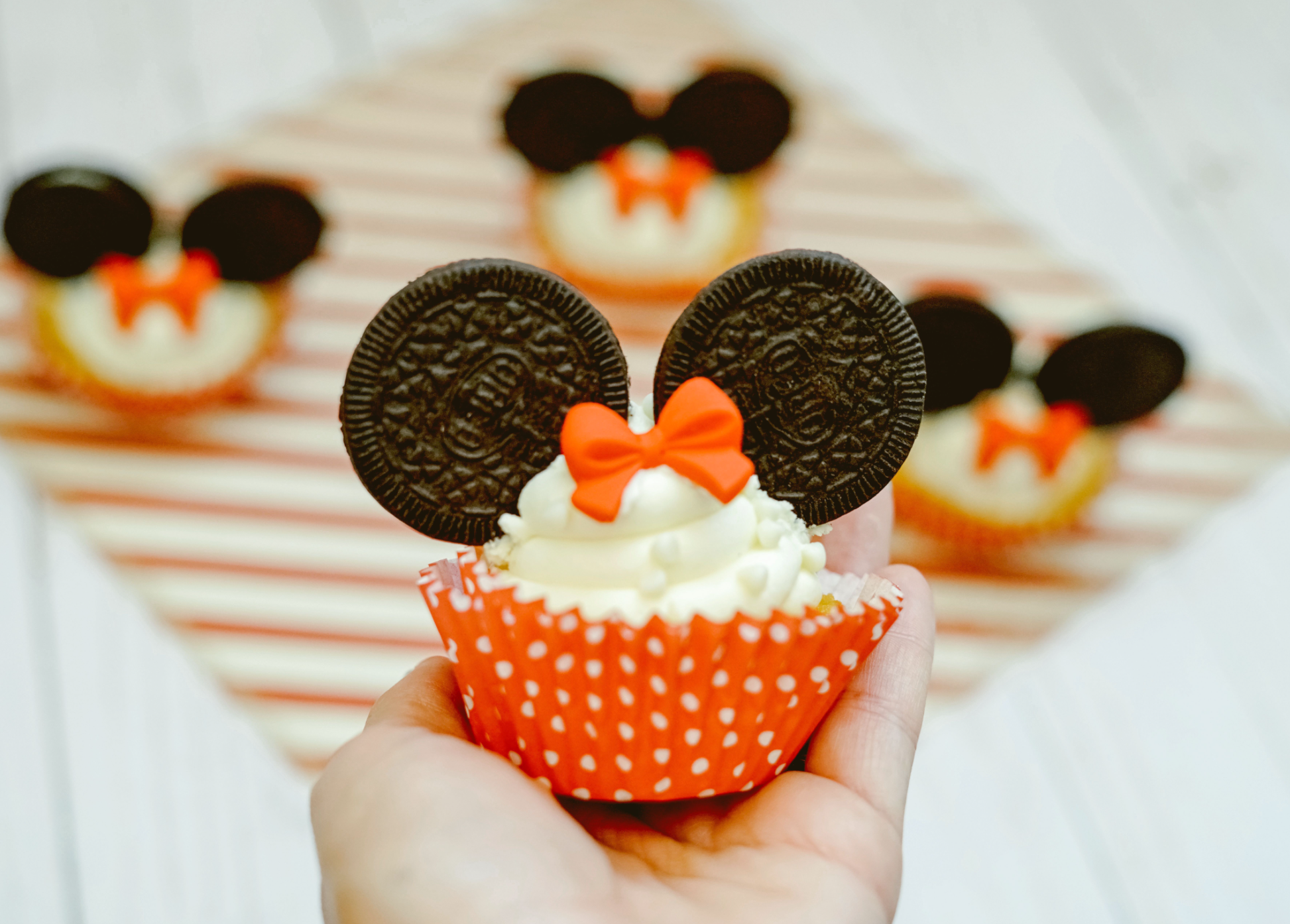 Minnie Mouse Cupcakes Oreo Ears