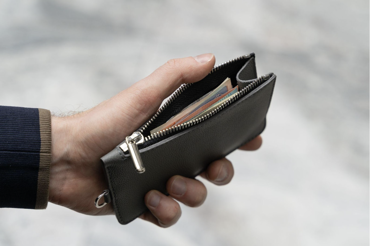 5 Habits That Are Draining the Money from Your Wallet - Budget Savvy Diva