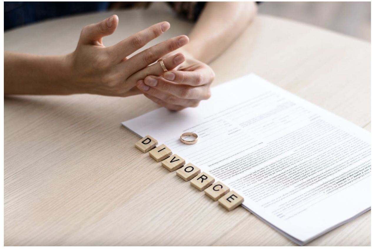 Is It Better to File Divorce First or Last: Pros and Cons - Budget ...