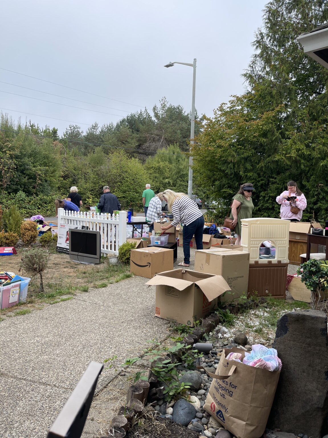 Unlocking Success: A Guide to Hosting a Thriving Garage Sale - Budget ...