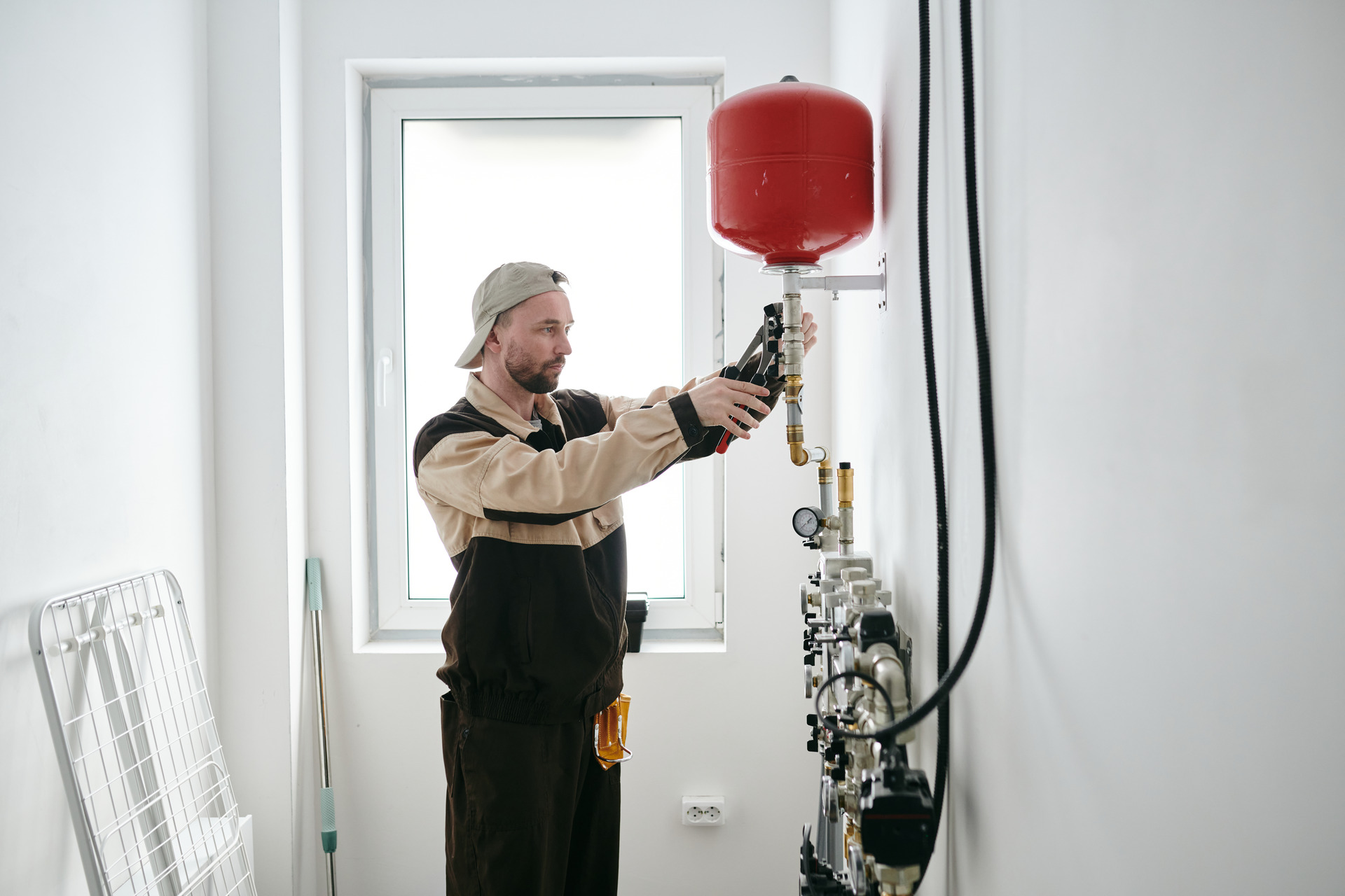 5 Common Problems with Hot Water Systems and How to Fix Them - Budget ...