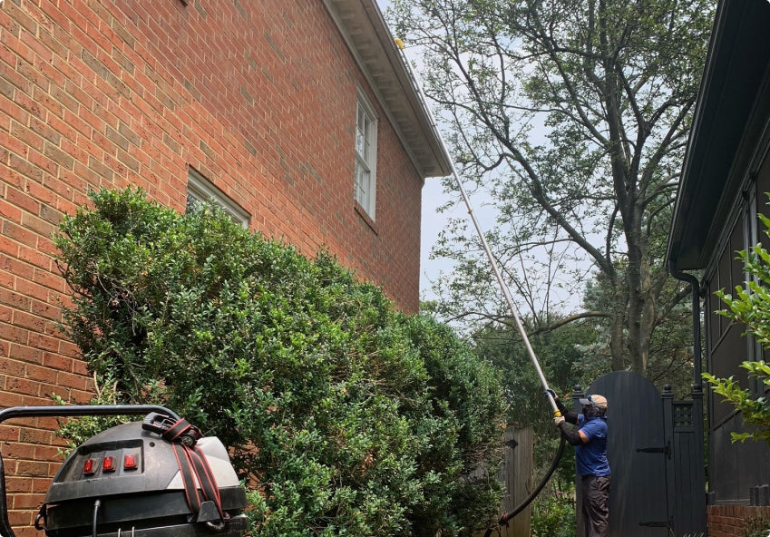 How to Effectively Clean Leaf Debris with a Gutter Vacuum - Budget ...